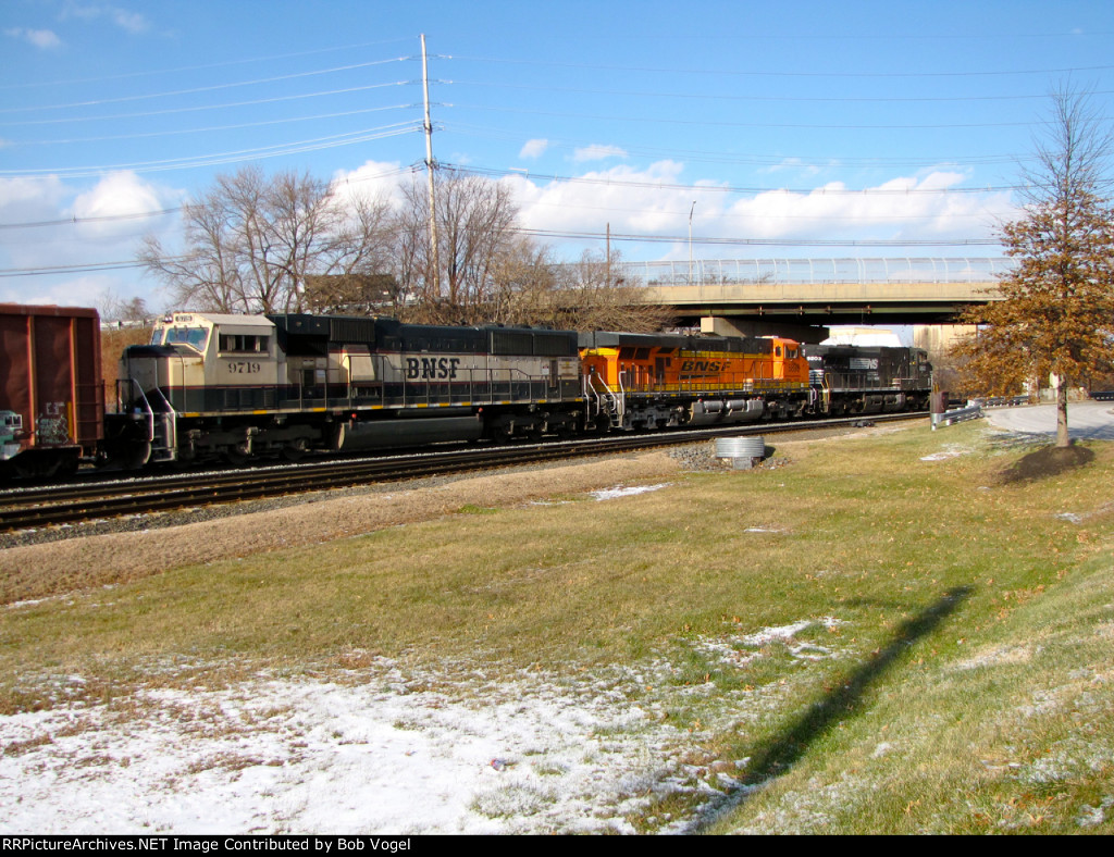BNSF 9719 and 5898; NS 9203